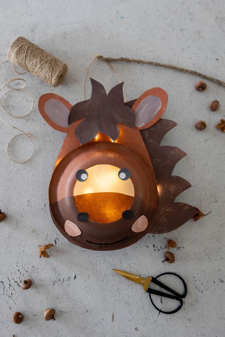 Pferde Laterne basteln - DIY Idee für den Laternenumzug und St. Martin