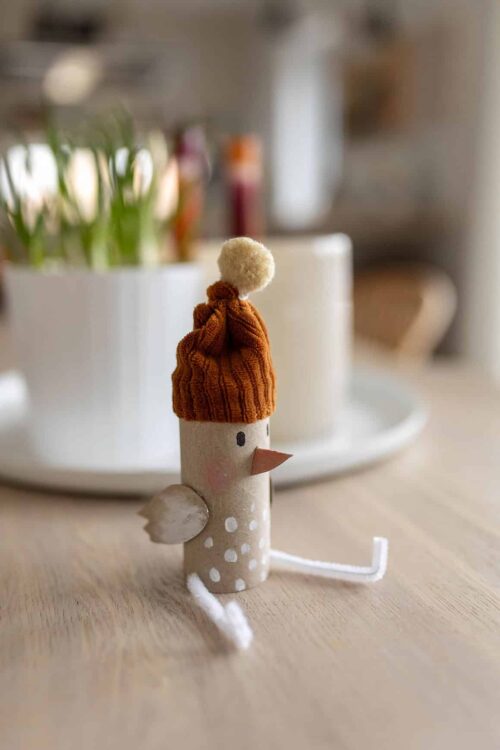 Basteln mit Kindern im Winter: Vögel aus Klorollen