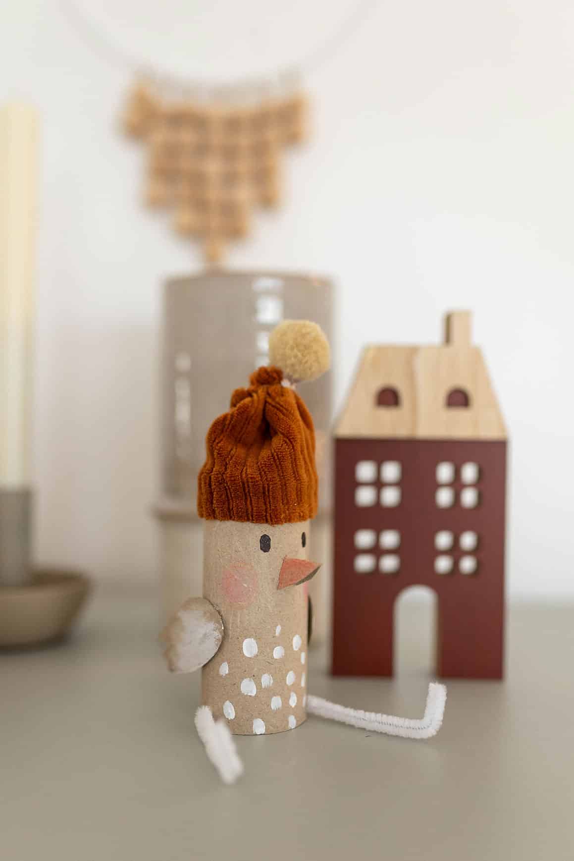 Basteln mit Kindern im Winter: Vögel aus Klorollen