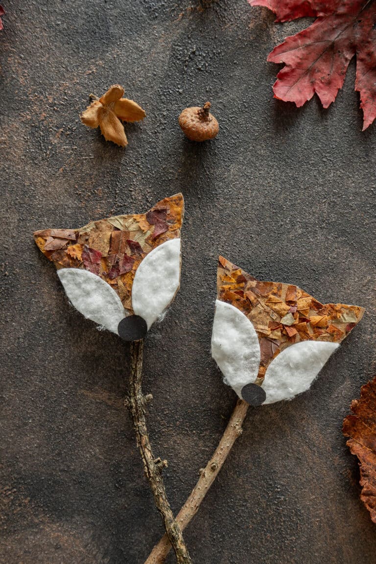 Bastelidee für Kinder im Herbst: Füchse aus Naturmaterialien